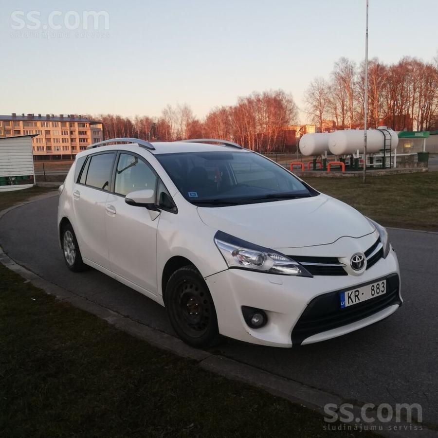 Balts Toyota Verso 2015 Rīga, ar dzinēja tilpumu 1.60 L un nobraukumu 220 tūkst. km par 7950 €, foto 1 vietnē AUTOMOTO.COM.LV