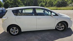 Balts Toyota Verso 2010 Viļņa, ar dzinēja tilpumu 2.00 L un nobraukumu 240 tūkst. km par 1850 €, foto 5 vietnē AUTOMOTO.COM.LV