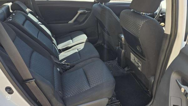 Balts Toyota Verso 2010 Viļņa, ar dzinēja tilpumu 2.00 L un nobraukumu 240 tūkst. km par 1850 €, foto 9 vietnē AUTOMOTO.COM.LV