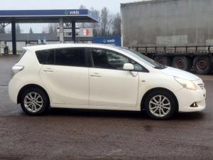 White Toyota Verso 2011 in Cesis, with an engine capacity of 2.00 L and mileage of 400 thousand km for 2750 €, photo 17 on AUTOMOTO.COM.LV