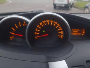 Balts Toyota Verso 2011 Rīga, ar dzinēja tilpumu 2.00 L un nobraukumu 400 tūkst. km par 2333 €, foto 4 vietnē AUTOMOTO.COM.LV
