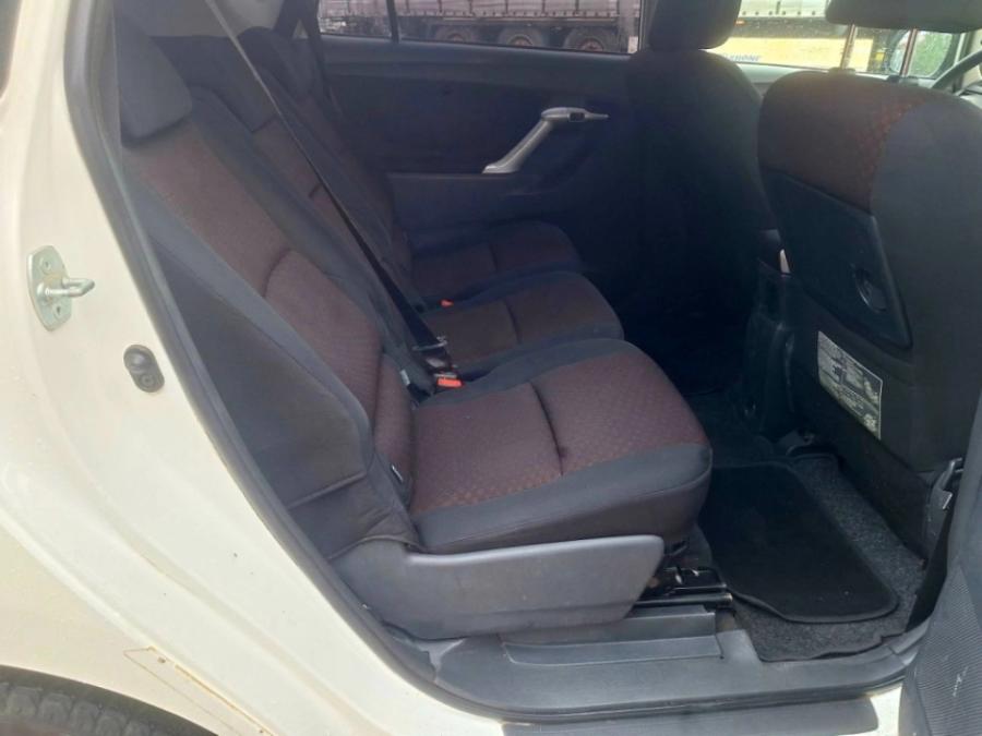 Balts Toyota Verso 2011 Rīga, ar dzinēja tilpumu 2.00 L un nobraukumu 400 tūkst. km par 2333 €, foto 12 vietnē AUTOMOTO.COM.LV