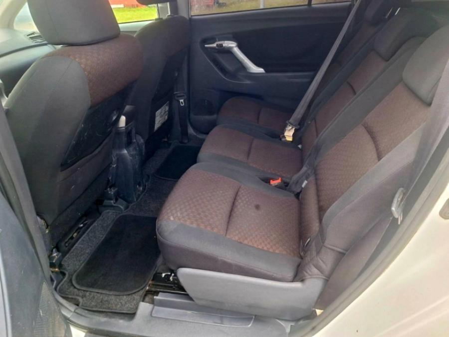 Balts Toyota Verso 2011 Rīga, ar dzinēja tilpumu 2.00 L un nobraukumu 400 tūkst. km par 2333 €, foto 14 vietnē AUTOMOTO.COM.LV