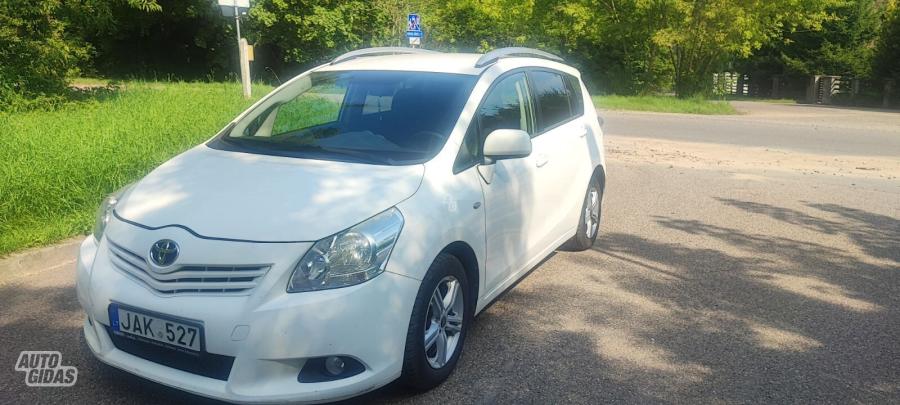 Balts Toyota Verso 2011 Viļņa, ar dzinēja tilpumu 2.00 L un nobraukumu 234 tūkst. km par 4390 €, foto 4 vietnē AUTOMOTO.COM.LV