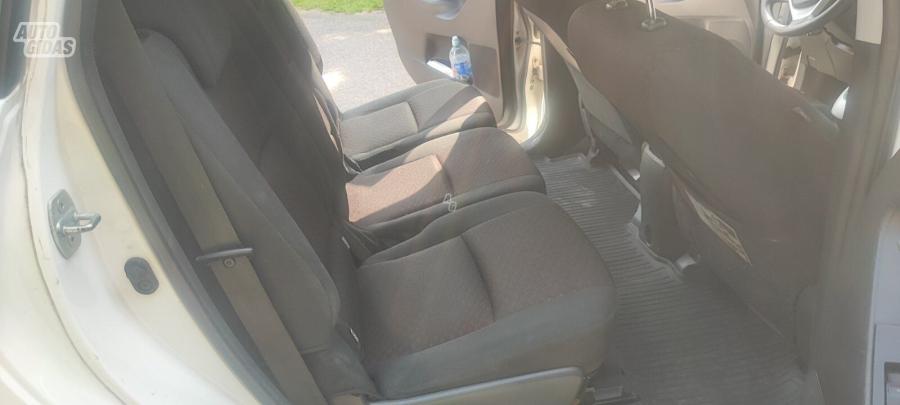 Balts Toyota Verso 2011 Viļņa, ar dzinēja tilpumu 2.00 L un nobraukumu 234 tūkst. km par 4390 €, foto 15 vietnē AUTOMOTO.COM.LV