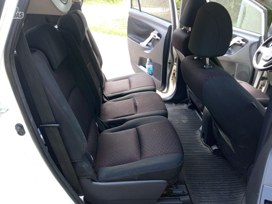 Balts Toyota Verso 2011 Viļņa, ar dzinēja tilpumu 2.00 L un nobraukumu 234 tūkst. km par 3990 €, foto 20 vietnē AUTOMOTO.COM.LV