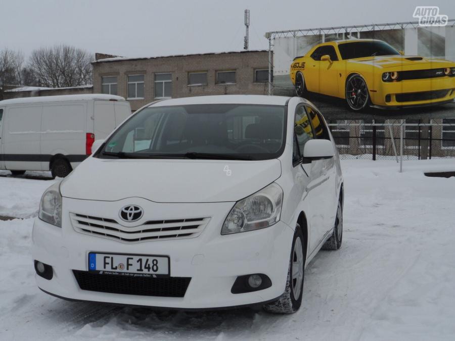 Balts Toyota Verso 2012 Klaipėda, ar dzinēja tilpumu 2.00 L un nobraukumu 183 tūkst. km par 5500 €, foto 2 vietnē AUTOMOTO.COM.LV
