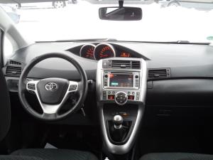 Balts Toyota Verso 2012 Klaipėda, ar dzinēja tilpumu 2.00 L un nobraukumu 183 tūkst. km par 5500 €, foto 9 vietnē AUTOMOTO.COM.LV
