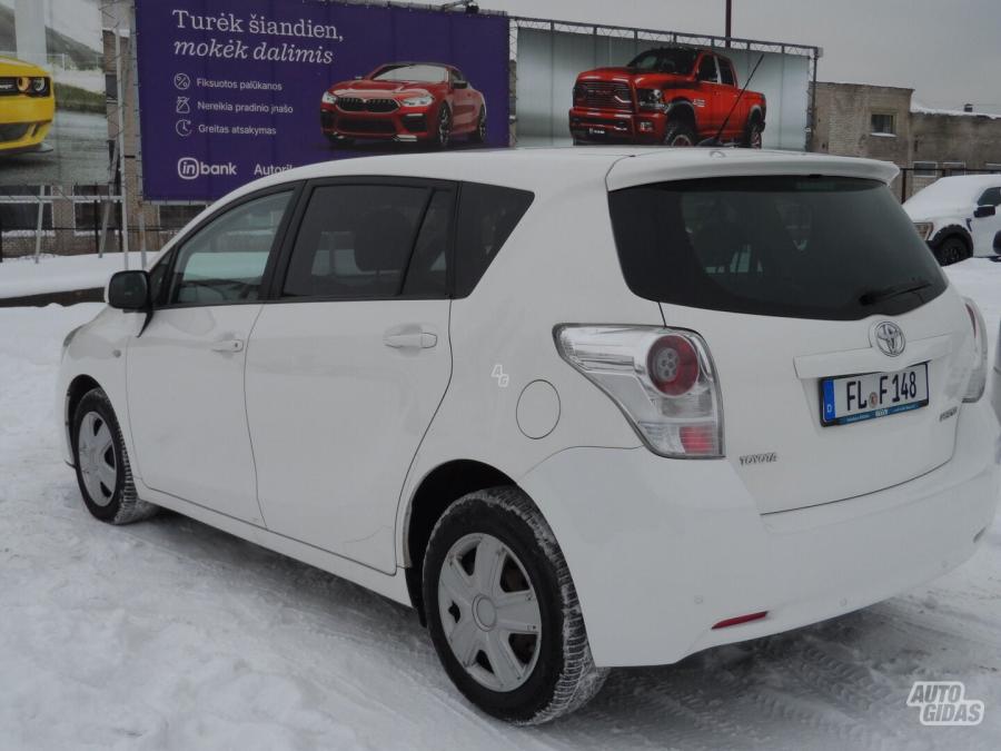 Balts Toyota Verso 2012 Klaipėda, ar dzinēja tilpumu 2.00 L un nobraukumu 183 tūkst. km par 5500 €, foto 14 vietnē AUTOMOTO.COM.LV