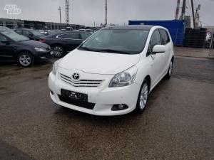 White Toyota Verso 2012 in Kaunas, with an engine capacity of 2.00 L and mileage of 220 thousand km for 3999 €, photo  on AUTOMOTO.COM.LV