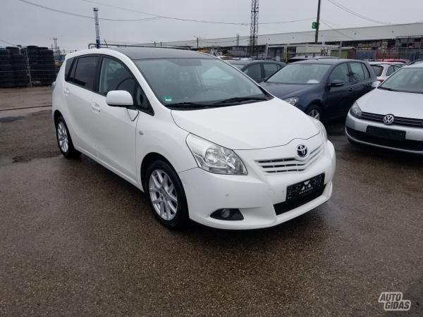 Balts Toyota Verso 2012 Kauņa, ar dzinēja tilpumu 2.00 L un nobraukumu 220 tūkst. km par 3999 €, foto 3 vietnē AUTOMOTO.COM.LV