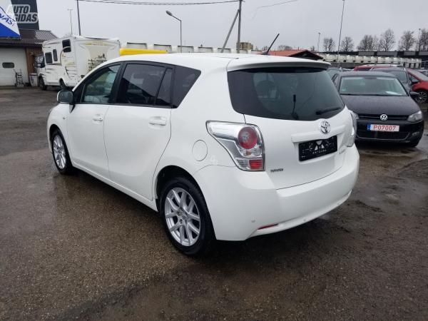 Balts Toyota Verso 2012 Kauņa, ar dzinēja tilpumu 2.00 L un nobraukumu 220 tūkst. km par 3999 €, foto 7 vietnē AUTOMOTO.COM.LV