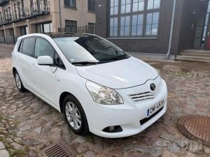 Balts Toyota Verso 2012 Rīga, ar dzinēja tilpumu 2.00 L un nobraukumu 240 tūkst. km par 4650 €, foto 5 vietnē AUTOMOTO.COM.LV