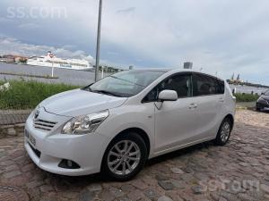 Balts Toyota Verso 2012 Rīga, ar dzinēja tilpumu 2.00 L un nobraukumu 240 tūkst. km par 4650 €, foto 10 vietnē AUTOMOTO.COM.LV