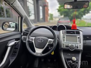 Balts Toyota Verso 2012 Rīga, ar dzinēja tilpumu 2.00 L un nobraukumu 240 tūkst. km par 4650 €, foto 12 vietnē AUTOMOTO.COM.LV