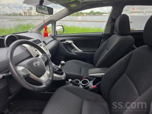 Balts Toyota Verso 2012 Rīga, ar dzinēja tilpumu 2.00 L un nobraukumu 240 tūkst. km par 4650 €, foto 14 vietnē AUTOMOTO.COM.LV