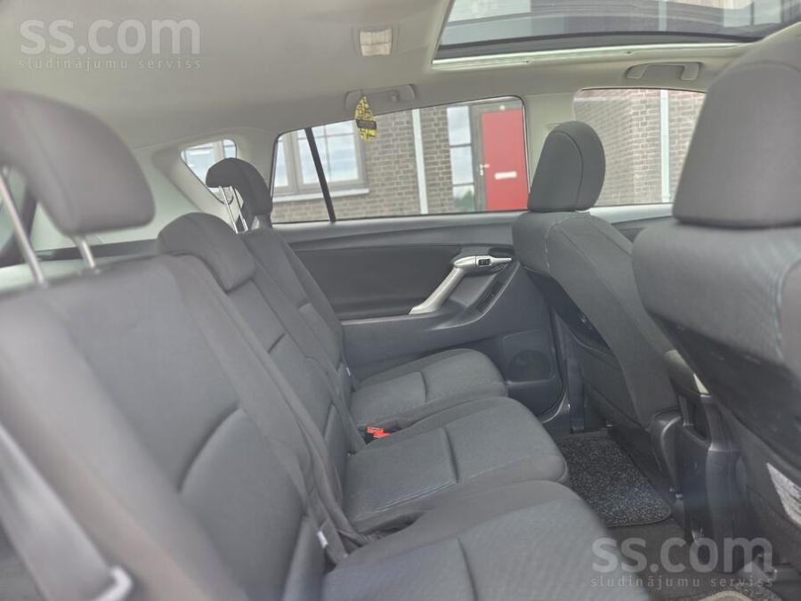 Balts Toyota Verso 2012 Rīga, ar dzinēja tilpumu 2.00 L un nobraukumu 240 tūkst. km par 4650 €, foto 16 vietnē AUTOMOTO.COM.LV