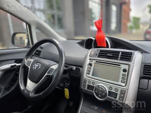Balts Toyota Verso 2012 Rīga, ar dzinēja tilpumu 2.00 L un nobraukumu 240 tūkst. km par 4650 €, foto 17 vietnē AUTOMOTO.COM.LV