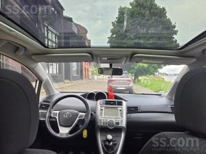 Balts Toyota Verso 2012 Rīga, ar dzinēja tilpumu 2.00 L un nobraukumu 240 tūkst. km par 4650 €, foto 20 vietnē AUTOMOTO.COM.LV