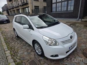 Balts Toyota Verso 2012 Rīga, ar dzinēja tilpumu 2.00 L un nobraukumu 240 tūkst. km par 4650 €, foto 22 vietnē AUTOMOTO.COM.LV