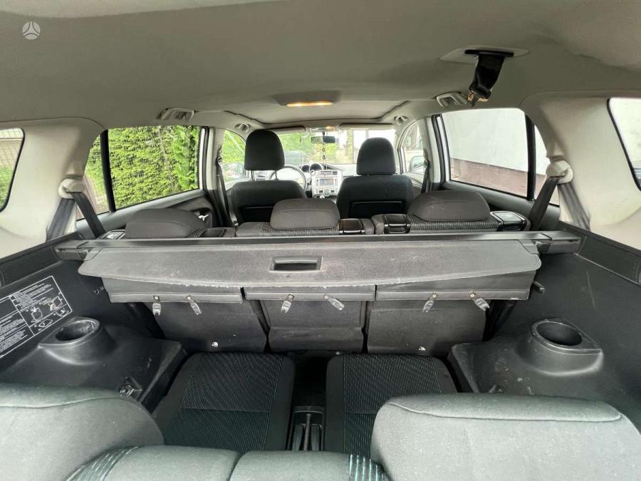 Balts Toyota Verso 2012 Viļņa, ar dzinēja tilpumu 2.00 L un nobraukumu 300 tūkst. km par 4900 €, foto 8 vietnē AUTOMOTO.COM.LV