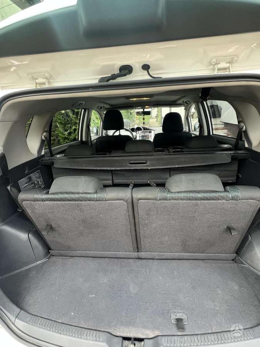 Balts Toyota Verso 2012 Viļņa, ar dzinēja tilpumu 2.00 L un nobraukumu 300 tūkst. km par 4900 €, foto 9 vietnē AUTOMOTO.COM.LV