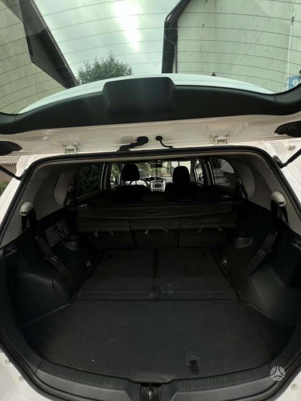 Balts Toyota Verso 2012 Viļņa, ar dzinēja tilpumu 2.00 L un nobraukumu 300 tūkst. km par 4900 €, foto 11 vietnē AUTOMOTO.COM.LV
