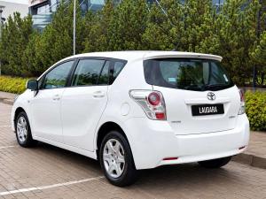 White Toyota Verso 2012 in Vilnius, with an engine capacity of 2.00 L and mileage of 269 thousand km for 3400 €, photo 4 on AUTOMOTO.COM.LV
