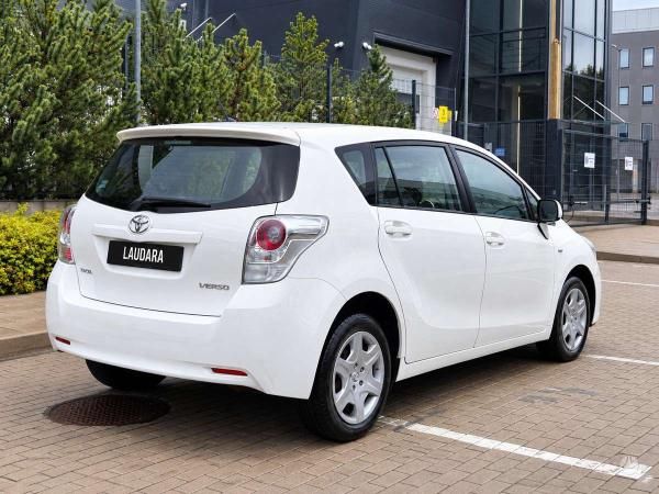 Balts Toyota Verso 2012 Viļņa, ar dzinēja tilpumu 2.00 L un nobraukumu 269 tūkst. km par 3400 €, foto 7 vietnē AUTOMOTO.COM.LV