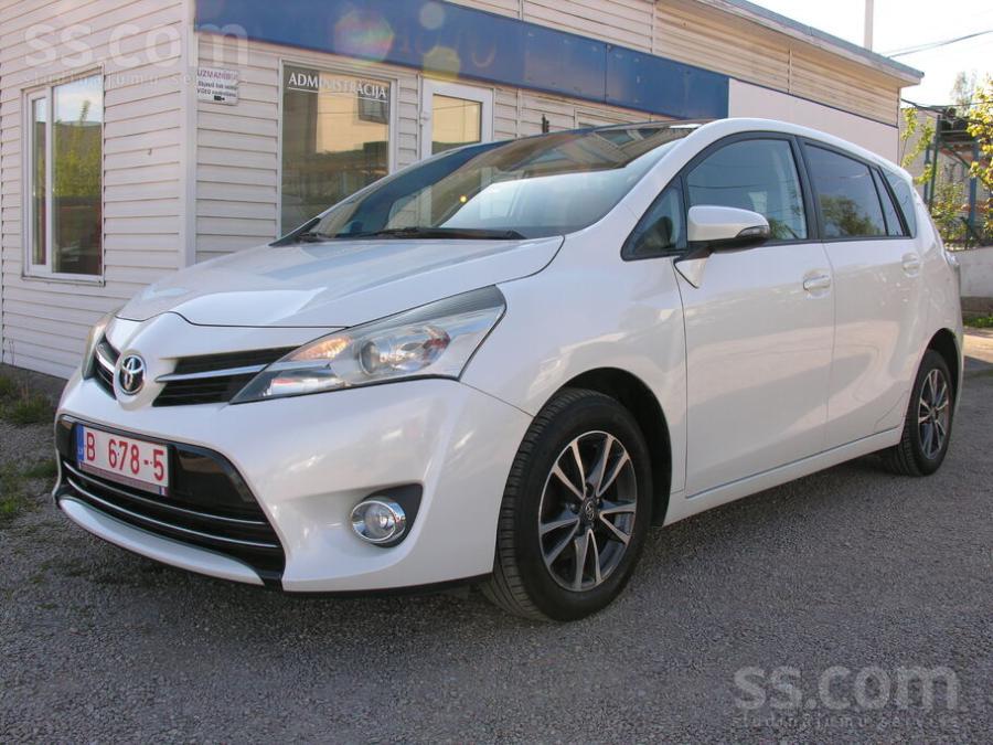 Balts Toyota Verso 2013 Rīga, ar dzinēja tilpumu 2.00 L un nobraukumu 172 tūkst. km par 6990 €, foto 1 vietnē AUTOMOTO.COM.LV
