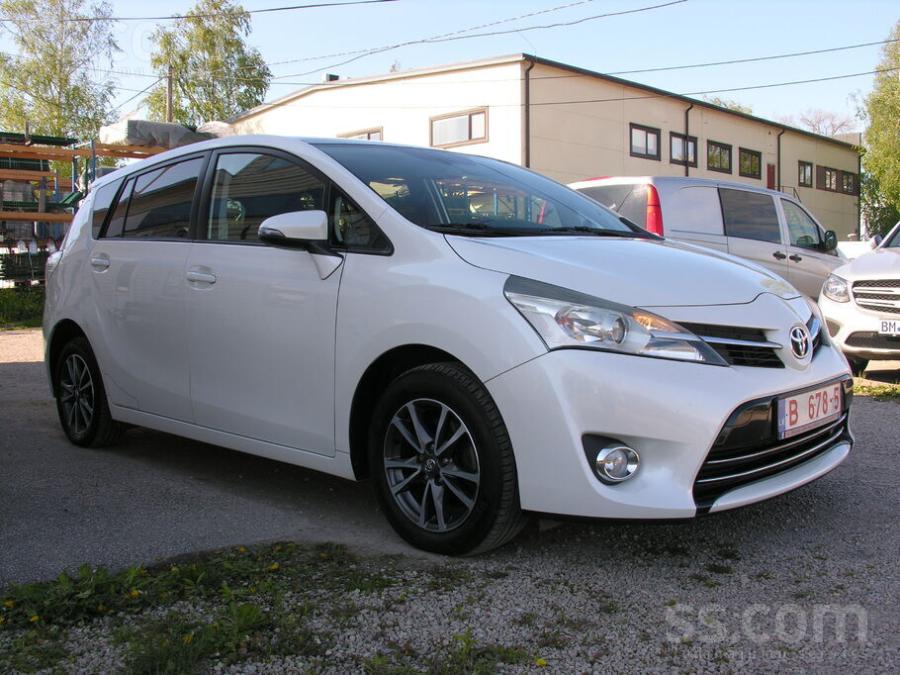 Balts Toyota Verso 2013 Rīga, ar dzinēja tilpumu 2.00 L un nobraukumu 172 tūkst. km par 6990 €, foto 2 vietnē AUTOMOTO.COM.LV