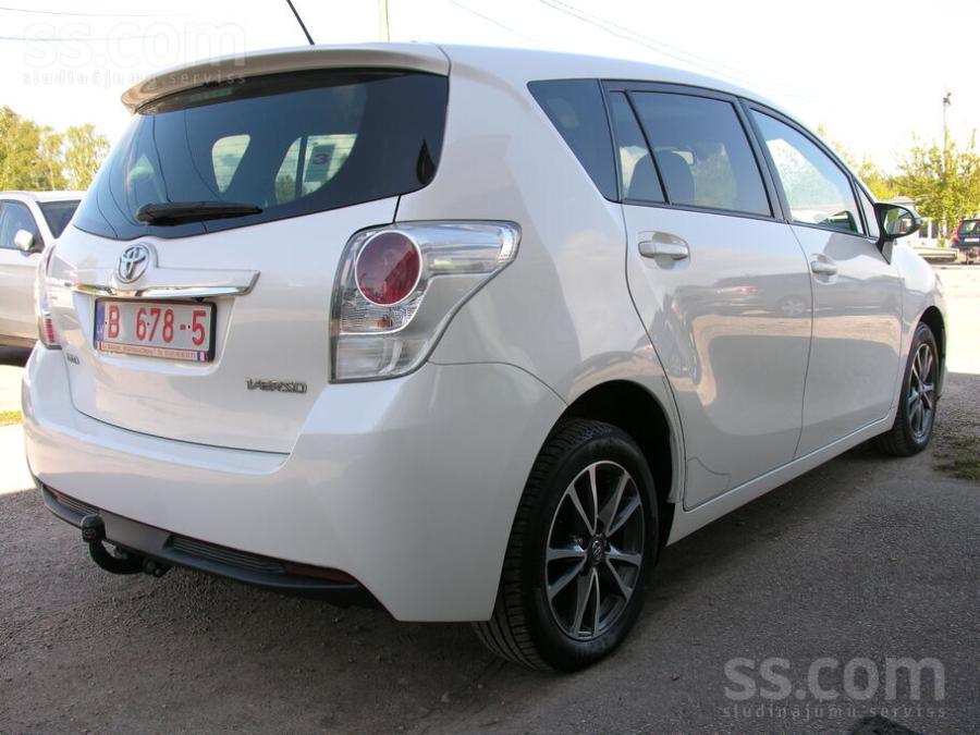Balts Toyota Verso 2013 Rīga, ar dzinēja tilpumu 2.00 L un nobraukumu 172 tūkst. km par 6990 €, foto 3 vietnē AUTOMOTO.COM.LV