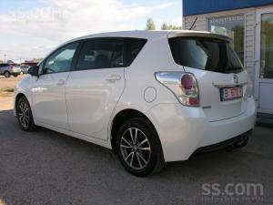 Balts Toyota Verso 2013 Rīga, ar dzinēja tilpumu 2.00 L un nobraukumu 172 tūkst. km par 6990 €, foto 4 vietnē AUTOMOTO.COM.LV