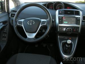 Balts Toyota Verso 2013 Rīga, ar dzinēja tilpumu 2.00 L un nobraukumu 172 tūkst. km par 6990 €, foto 16 vietnē AUTOMOTO.COM.LV