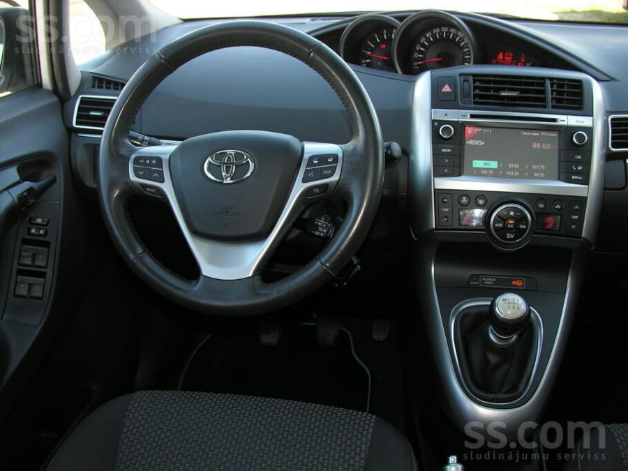 Balts Toyota Verso 2013 Rīga, ar dzinēja tilpumu 2.00 L un nobraukumu 172 tūkst. km par 6990 €, foto 16 vietnē AUTOMOTO.COM.LV