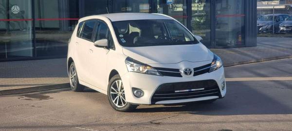 Balts Toyota Verso 2013 Šauļi, ar dzinēja tilpumu 2.00 L un nobraukumu 177 tūkst. km par 5999 €, foto 9 vietnē AUTOMOTO.COM.LV