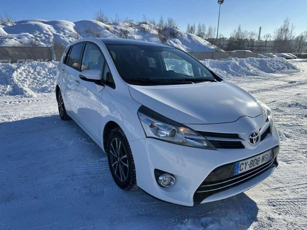 Balts Toyota Verso 2013 Ukmergė, ar dzinēja tilpumu 2.00 L un nobraukumu 243 tūkst. km par 5350 €, foto 1 vietnē AUTOMOTO.COM.LV
