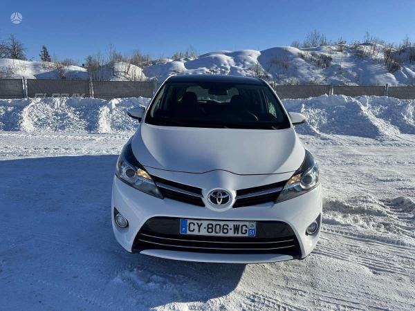 Balts Toyota Verso 2013 Ukmergė, ar dzinēja tilpumu 2.00 L un nobraukumu 243 tūkst. km par 5350 €, foto 2 vietnē AUTOMOTO.COM.LV