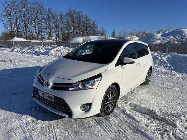 Balts Toyota Verso 2013 Ukmergė, ar dzinēja tilpumu 2.00 L un nobraukumu 243 tūkst. km par 5350 €, foto 3 vietnē AUTOMOTO.COM.LV