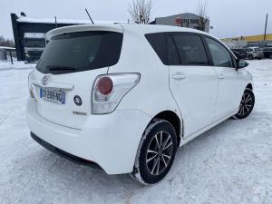 Balts Toyota Verso 2013 Tauragė, ar dzinēja tilpumu 2.00 L un nobraukumu 375 tūkst. km par 2950 €, foto 4 vietnē AUTOMOTO.COM.LV