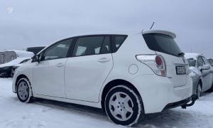 Balts Toyota Verso 2013 Viļņa, ar dzinēja tilpumu 1.60 L un nobraukumu 242 tūkst. km par 6950 €, foto 4 vietnē AUTOMOTO.COM.LV