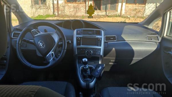 Balts Toyota Verso 2013 Rīga, ar dzinēja tilpumu 2.00 L un nobraukumu 345 tūkst. km par 3500 €, foto 2 vietnē AUTOMOTO.COM.LV