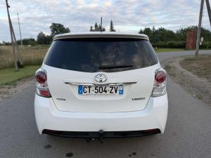 White Toyota Verso 2013 in Pasvalys, with an engine capacity of 2.00 L and mileage of 213 thousand km for 5650 €, photo 7 on AUTOMOTO.COM.LV