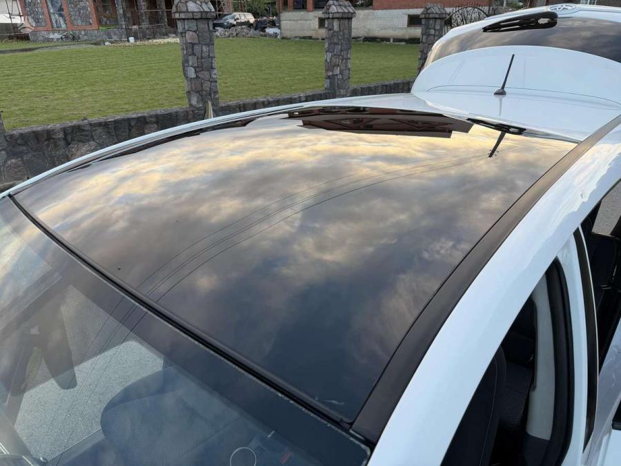 White Toyota Verso 2013 in Pasvalys, with an engine capacity of 2.00 L and mileage of 213 thousand km for 5650 €, photo 13 on AUTOMOTO.COM.LV