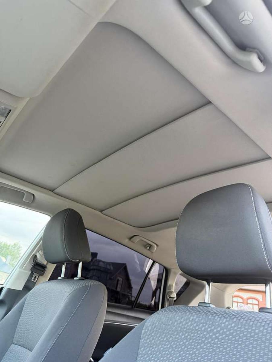 White Toyota Verso 2013 in Pasvalys, with an engine capacity of 2.00 L and mileage of 213 thousand km for 5650 €, photo 14 on AUTOMOTO.COM.LV