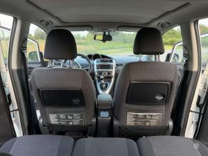 White Toyota Verso 2013 in Pasvalys, with an engine capacity of 2.00 L and mileage of 213 thousand km for 5650 €, photo 23 on AUTOMOTO.COM.LV