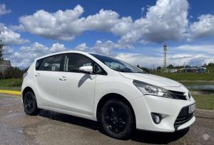 Balts Toyota Verso 2013 Viļņa, ar dzinēja tilpumu 1.60 L un nobraukumu 242 tūkst. km par 6550 €, foto 3 vietnē AUTOMOTO.COM.LV