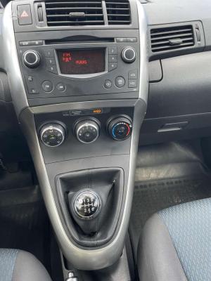 Balts Toyota Verso 2013 Viļņa, ar dzinēja tilpumu 1.60 L un nobraukumu 242 tūkst. km par 6550 €, foto 12 vietnē AUTOMOTO.COM.LV