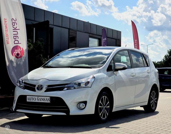 Balts Toyota Verso 2013 Tauragė, ar dzinēja tilpumu 2.00 L un nobraukumu 141 tūkst. km par 6100 €, foto 2 vietnē AUTOMOTO.COM.LV