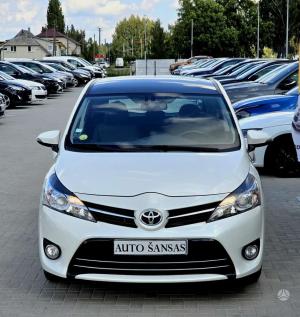 White Toyota Verso 2013 in Taurage, with an engine capacity of 2.00 L and mileage of 141 thousand km for 6100 €, photo 5 on AUTOMOTO.COM.LV